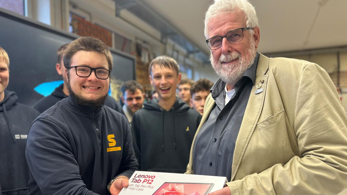 Itzehoe: Tablets für Azubis fördern Digitalisierung