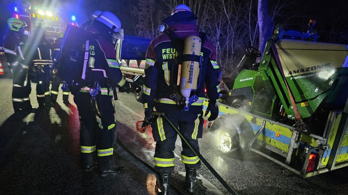 Anhängerreifen brennt – Feuerwehreinsatz auf B77 bei Rendsburg