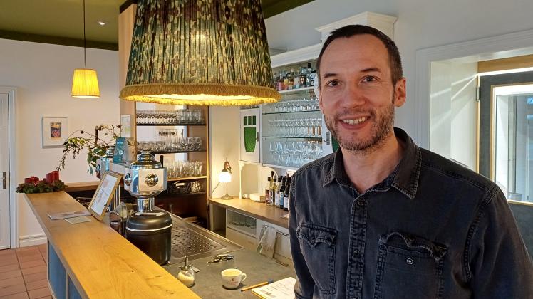 Maasbüll: Baltazar Helwig und Bio-Kreativität im Gasthof Neukrug