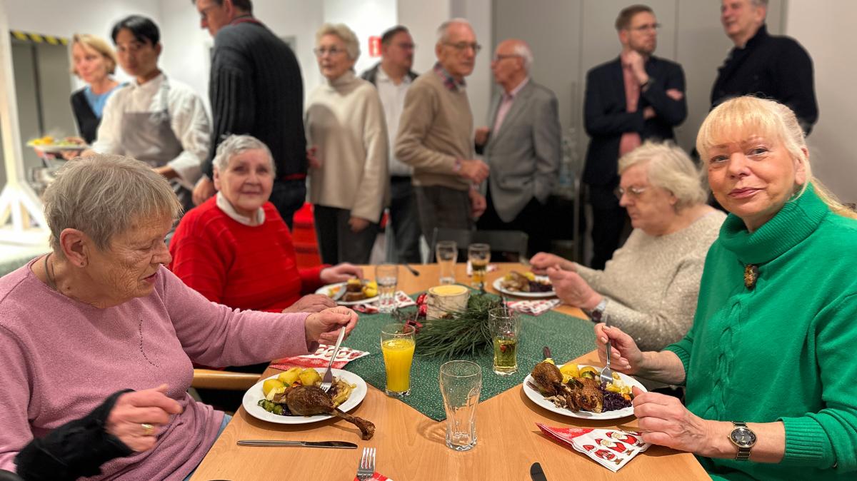 Weihnachtsgans-Essen in Itzehoe erwärmte Herz und Magen