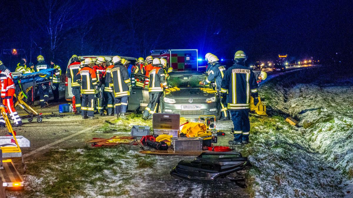 Bei Twedt: Vier Verletzte bei schwerem Unfall auf der B201