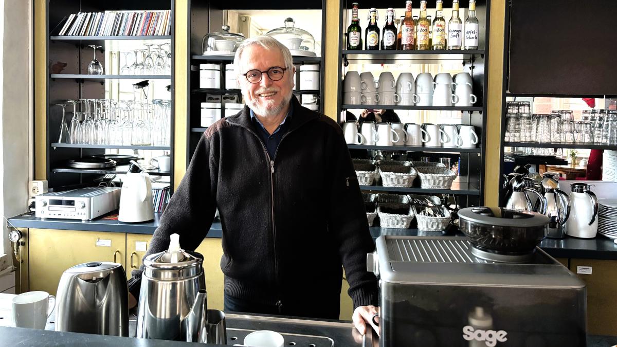 Flensburg: Heribert Janson belebt das Café „Jetzt“ neu