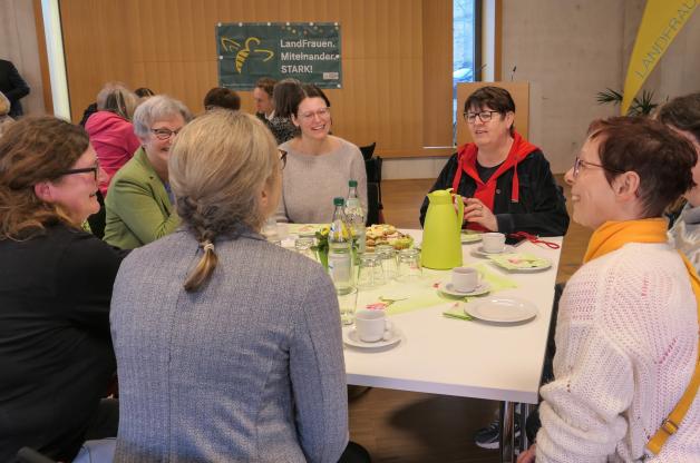 Speeddating der Landfrauen in Bissendorf zur Bundestagswahl 2025