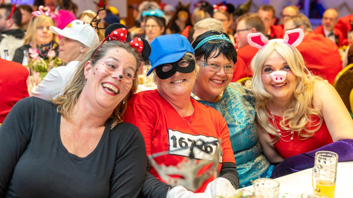 In Bildern: Karnevalsparty der Blau-Weißen Garde Rulle