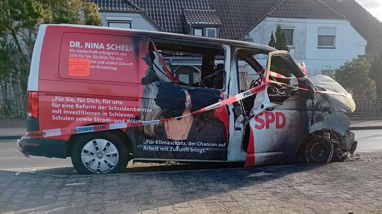 Brandanschlag: SPD-Wahlkampf-Bulli in Büchen angezündet