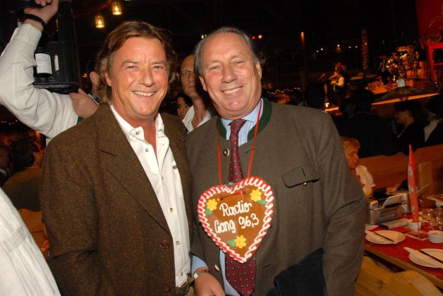 AfD-Plakatspende: Steckt deutscher Milliardär dahinter?