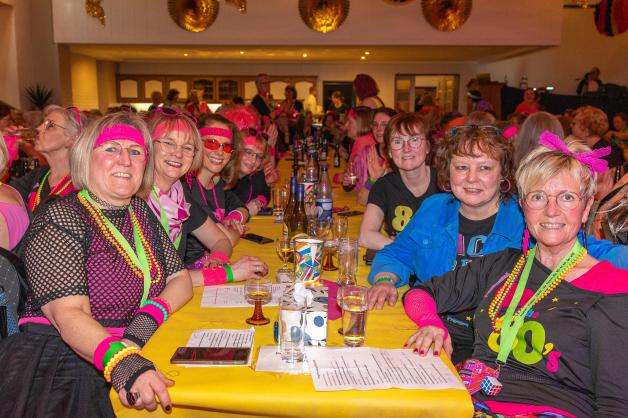 Frauenkarneval Hollage: 80er-Party und Abschied einer Legende