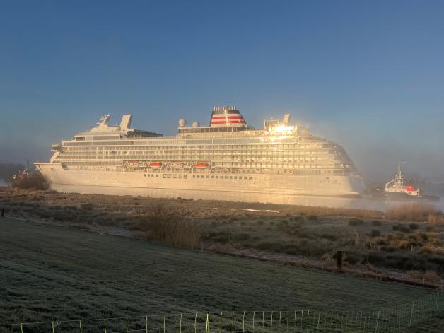 Überführung der „Asuka III“: Von der Meyer Werft nach Eemshaven