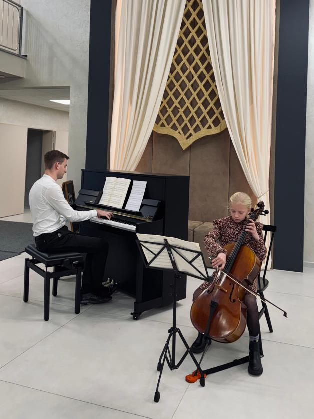 Junge Cellistin aus Bramsche beeindruckt bei Jugend musiziert