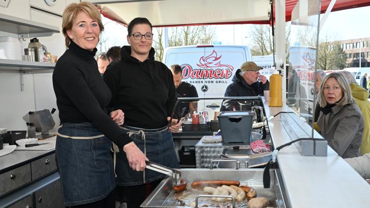 Nach 36 Jahren: Anja Mattke hört mit Itzehoer Wurstbude auf