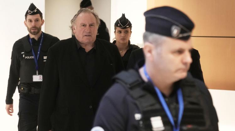 Depardieu gesteht Berührung in Paris: Sexuelle Absicht?