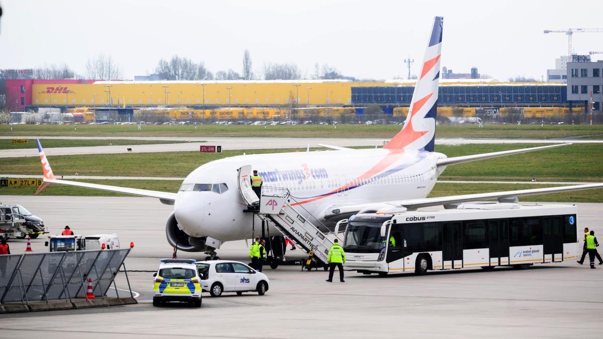 Afghanistan-Flug gelandet: Warum die Menschen aufgenommen werden