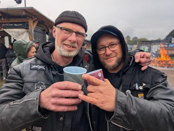 Osterfeuer 2025: Rabbit Fire Rock Ehndorf und Ökumene Neumünster