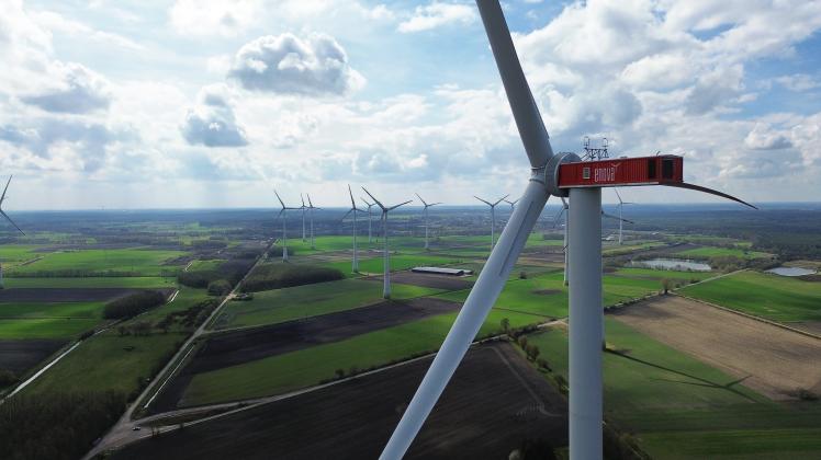 250 Meter hoch: Enova repowert Windkraftanlagen auf dem Hümmling