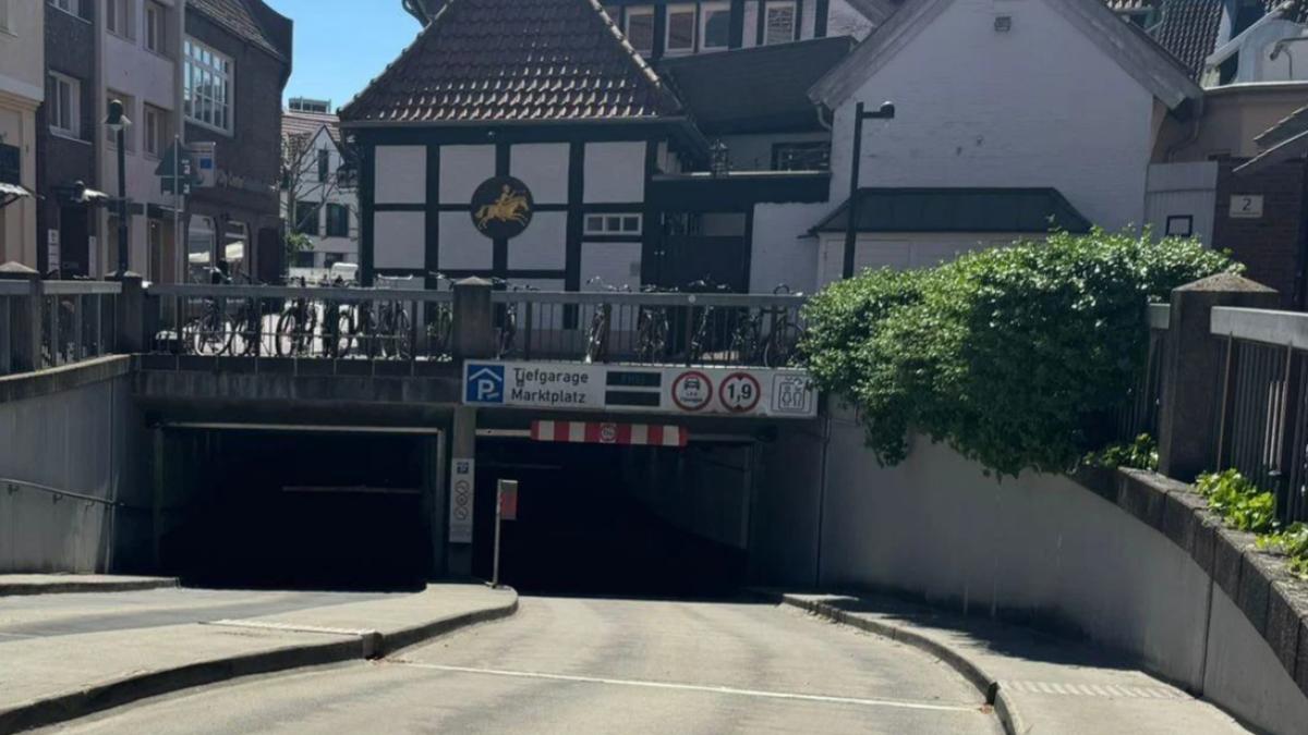 Parken nicht möglich: Tiefgarage unter Markt in Lingen gesperrt