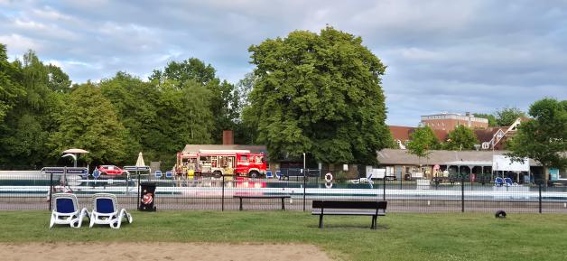 Quickborn: Großeinsatzübung bei Chlorgasalarm im Freibad