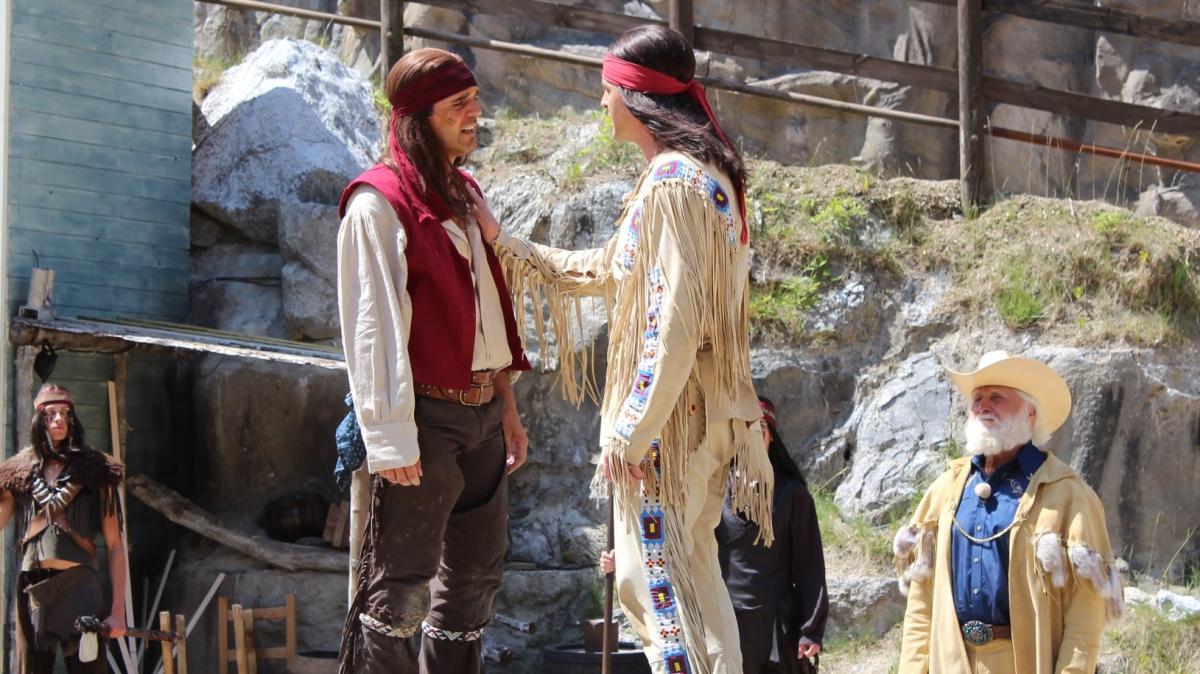 Ensemble der Karl-May-Spiele spielt erste Szenen aus „Halbblut“