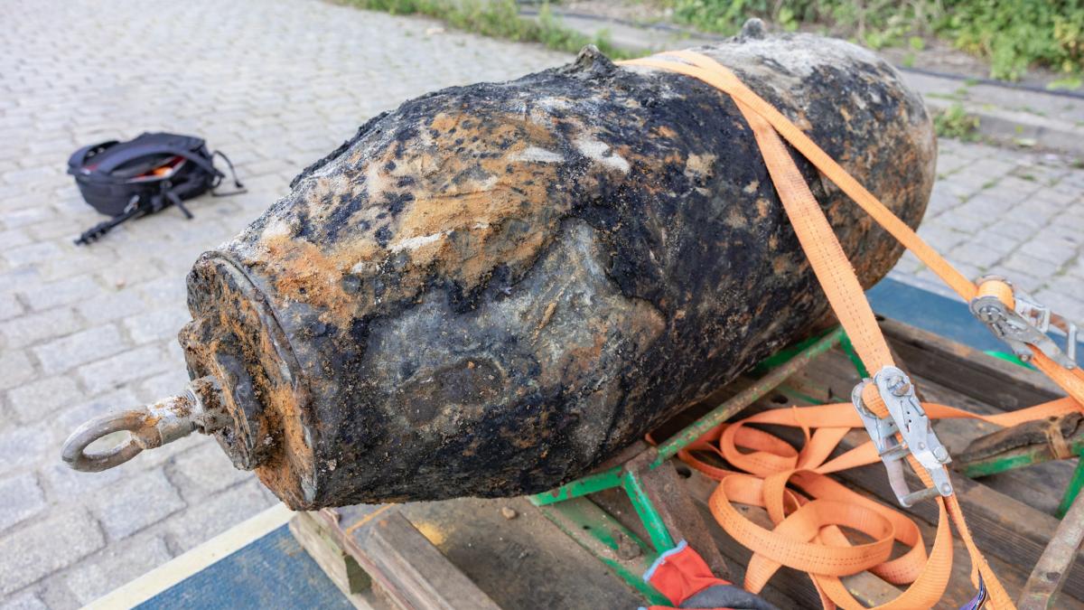 Thestartofus oorn amazing legs, butt, waist, and very