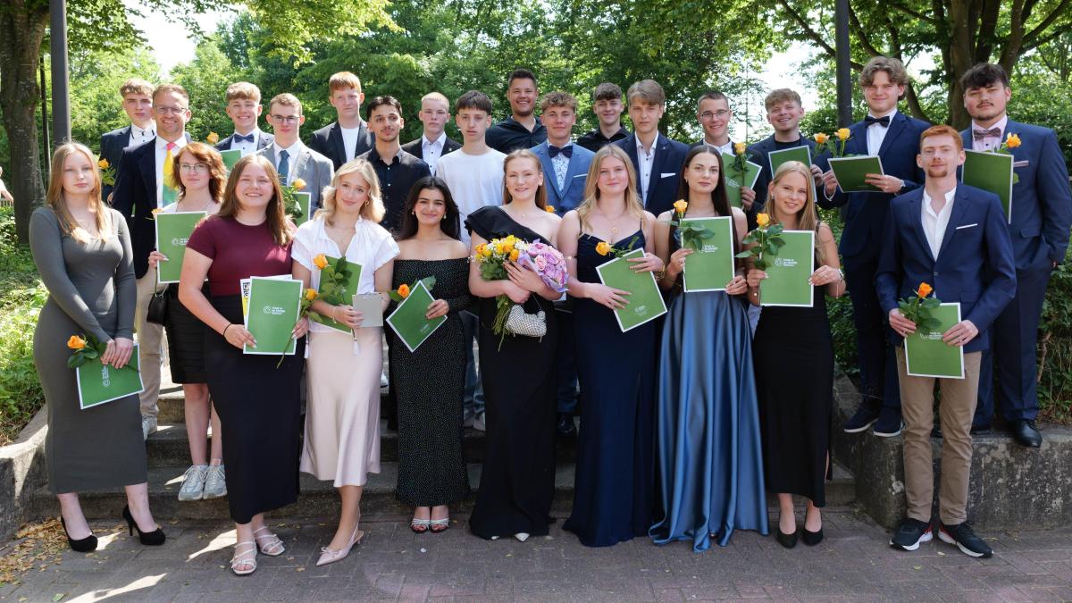 Die Fotos der Abschlussklassen 2025 in Delmenhorst & Ganderkesee