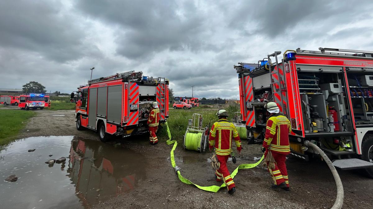 Brand auf Alsen-Gelände in Itzehoe – Feuerwehr im Einsatz
