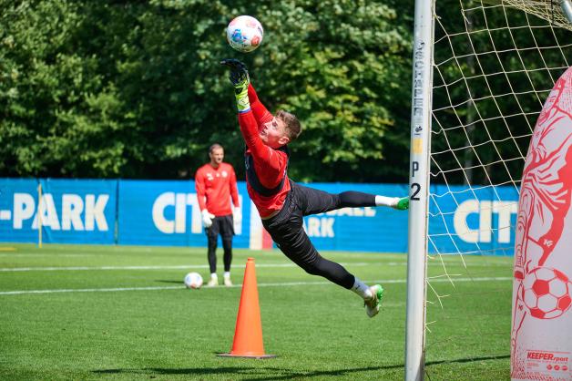 Holstein Kiel: Bleibt Timon Weiner trotz Bankplatz an Bord?