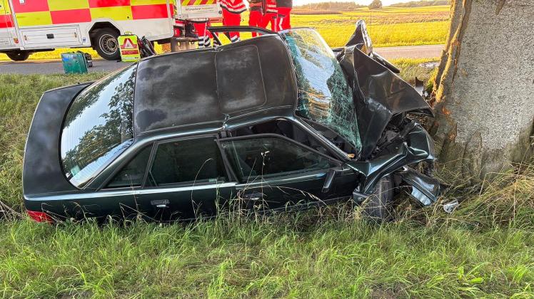 Goosefeld: Autofahrerin stirbt bei Unfall auf L42 – Vollsperrung