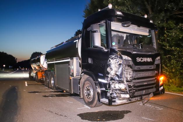Unfall bei Brammer: Milchlaster kracht in Auto - Mann tot