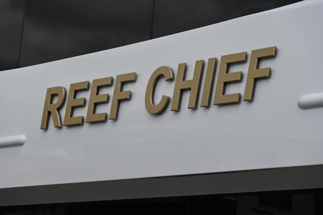 Mit Orgel an Bord: Luxusyacht Reef Chief liegt in Eckernförde