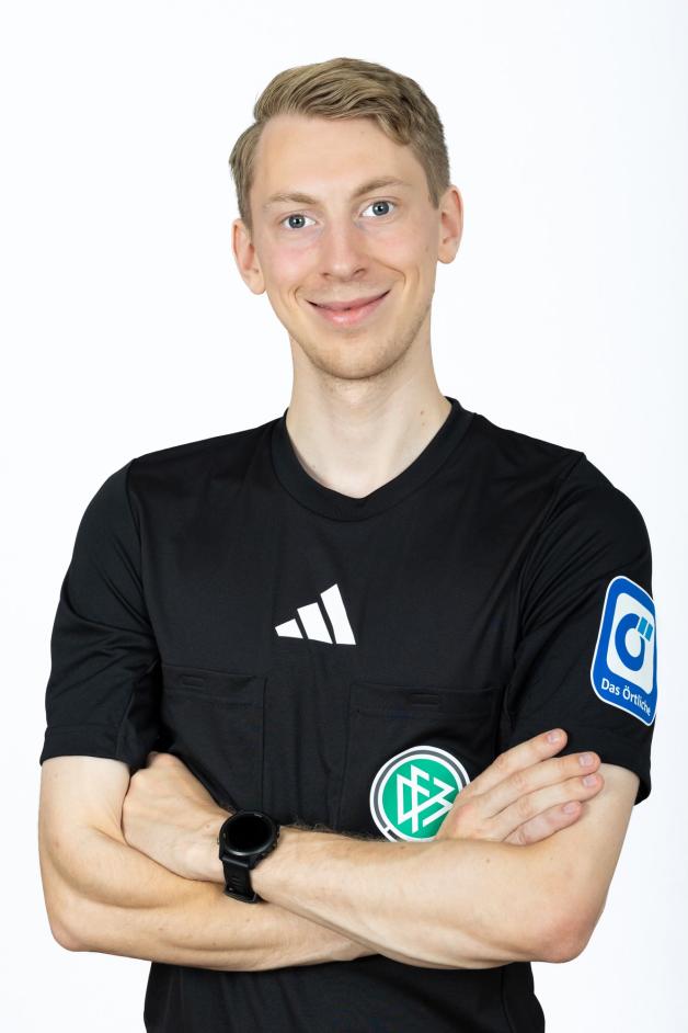 Kreis Pinneberg: Schiedsrichter pfeift jetzt in 3. Fußball-Liga