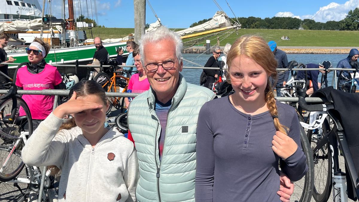 Trifun 2025 auf Pellworm : Opa und Enkelinnen meistern Triathlon