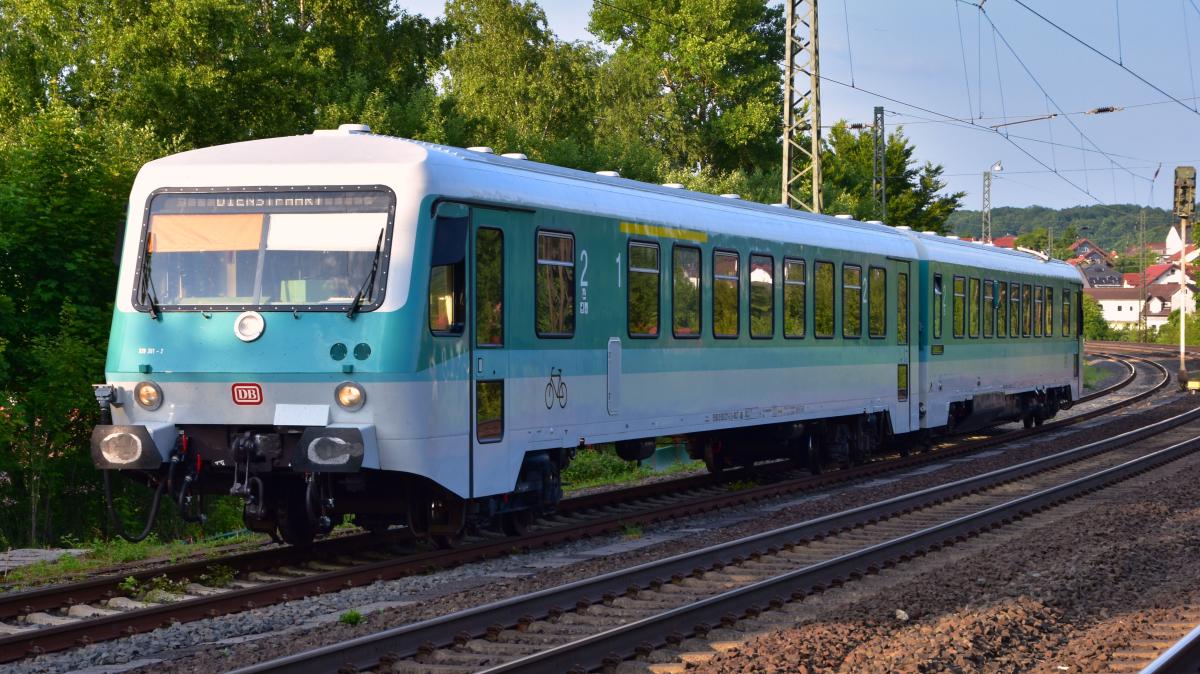 VT 628 201: Sonderfahrt mit dem historischen Zug ab Neumünster