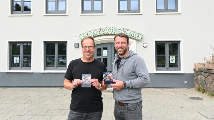 Ahrensburg als Schauplatz für Krimi-Roman „Ahrensblut“