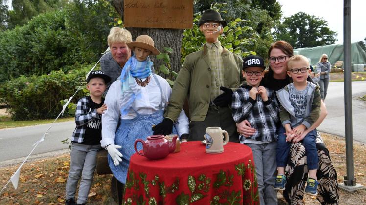 Heeke feiert 825 Jahre und 200 Jahre Schule mit Bauernmarkt