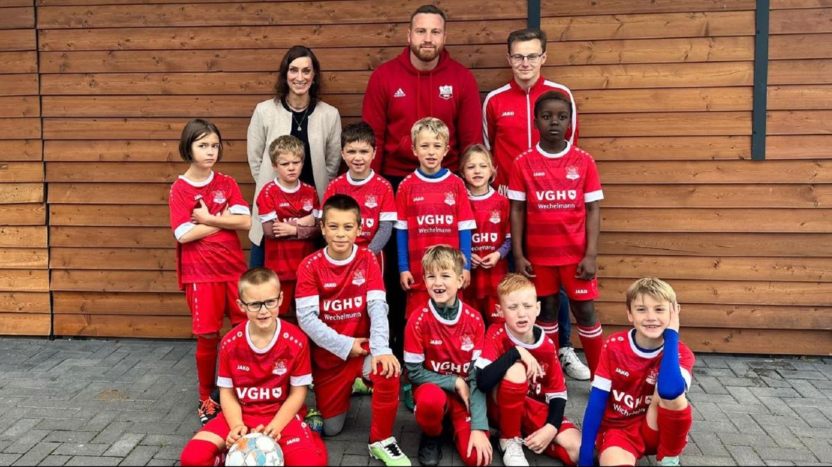 TuS Hilter: Neue Trikots für die Fußball U8