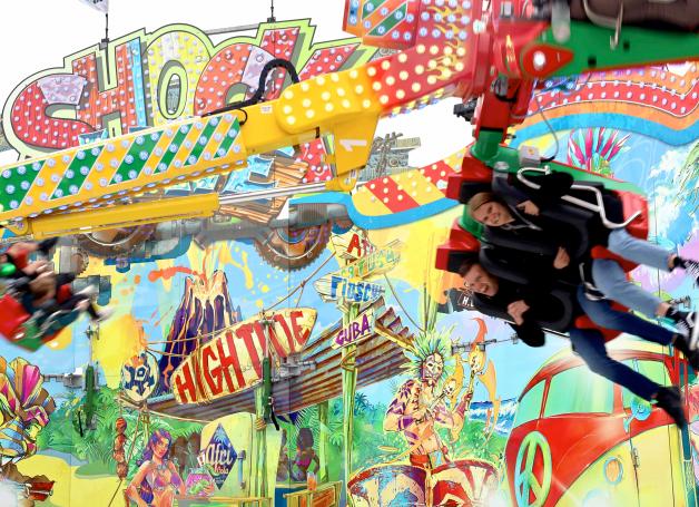 Weltpremiere in Hagen aTW: Karussell Shock Wave auf der Kirmes