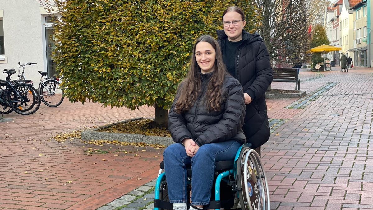 Leben mit CFS: 18-jährige Bramscherin benötigt Treppenlift
