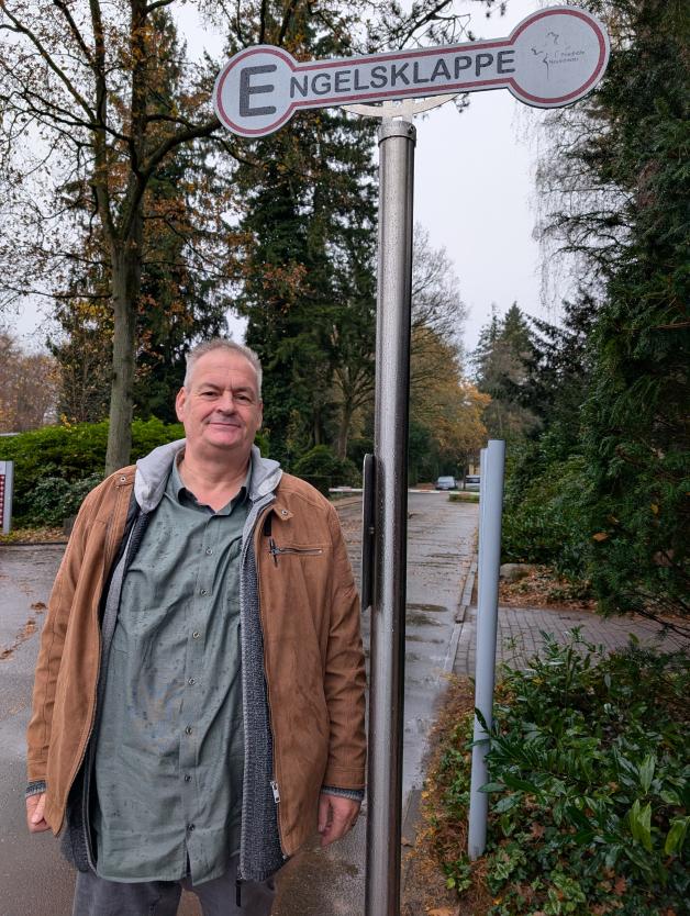 Engelsklappe auf dem Friedhof: Es geht um Trauer und Rettung