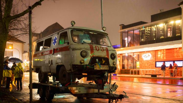 Wegen Russian Sensation Party: Mahnwache vor Alando in Osnabrück