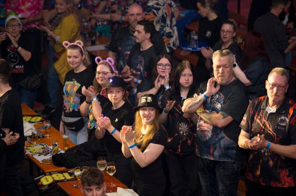 Party-Darts-Event in Osnabrück-Hellern in Bildern