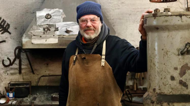 Messerschmied Peter Lucas: Damastmesser und Workshops in Beesten