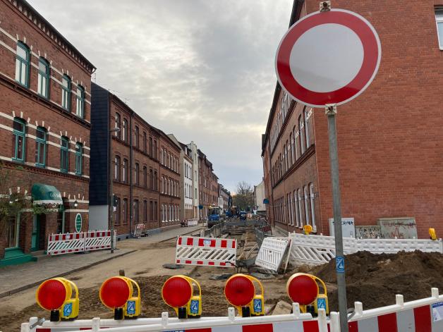 Kiosk durch Baustelle in Existennznot- von Kunden abgeschnitten