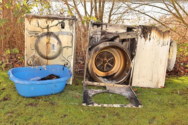 Feuer in Gaststätte Zum Assmus in Warder Wohnung komplett verrußt