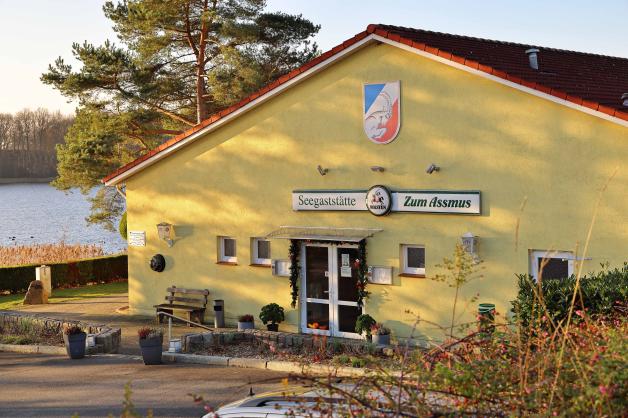 Feuer in Gaststätte Zum Assmus in Warder Wohnung komplett verrußt