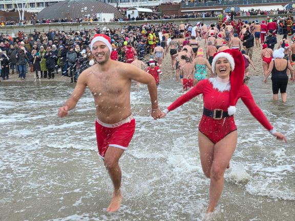 Weihnachtsbaden auf Sylt 2025 in Westerland: Bilder vom Event
