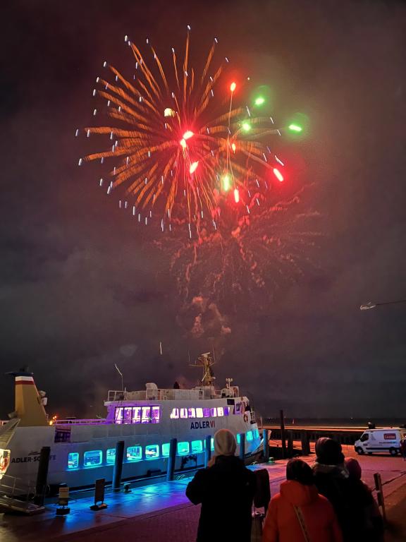 Silvester-Partys: Diese Promis feierten auf Sylt ins Jahr 2026
