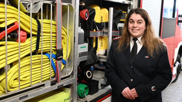 Celina Schönau ist neue Wehrführerin der Feuerwehr Nienkattbek