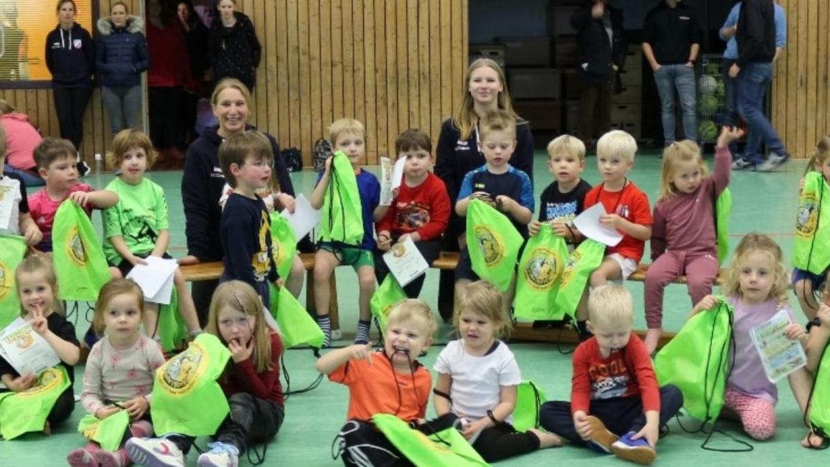 TuS Weener verleiht Minisportabzeichen an 30 Kinder