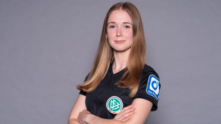 Warum die Schiedsrichterei für Sarah Willms „wahnsinnig schön“ i