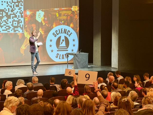 Science Slam erstmals im Theater Osnabrück: Das ist der Gewinner