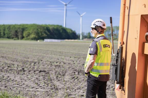In Bildern: Sprengung zweier Windräder im Windpark Gehrde